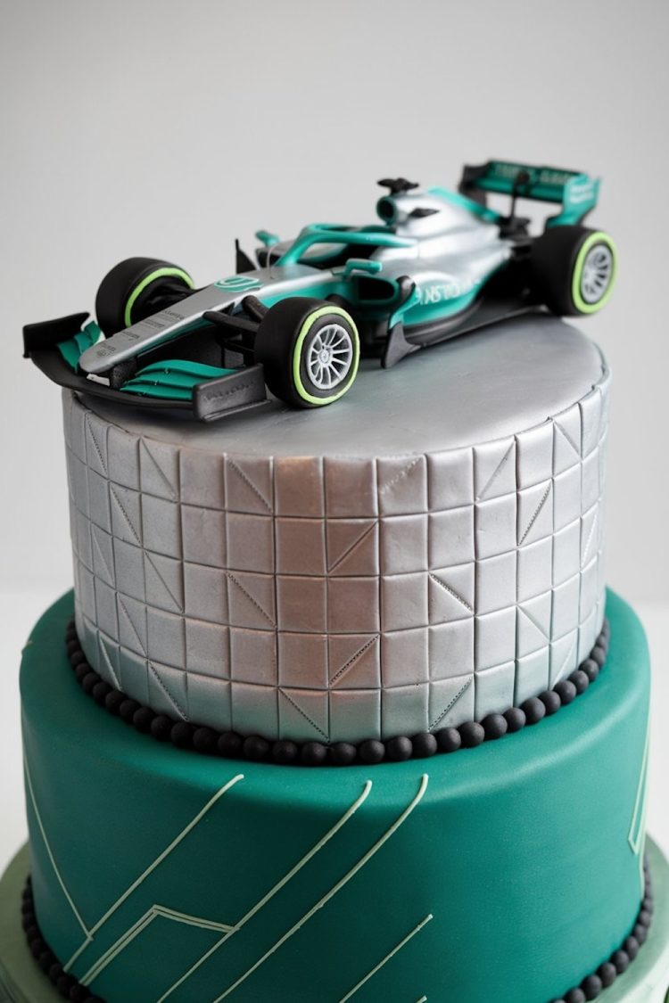 15 Thrilling Formula 1 Cake Ideas to Celebrate Your Favorite Team - Emma's Cake Studio