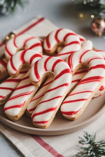 Candy Cane Cookies – Peppermint Holiday Cookie With Classic Swirl ...